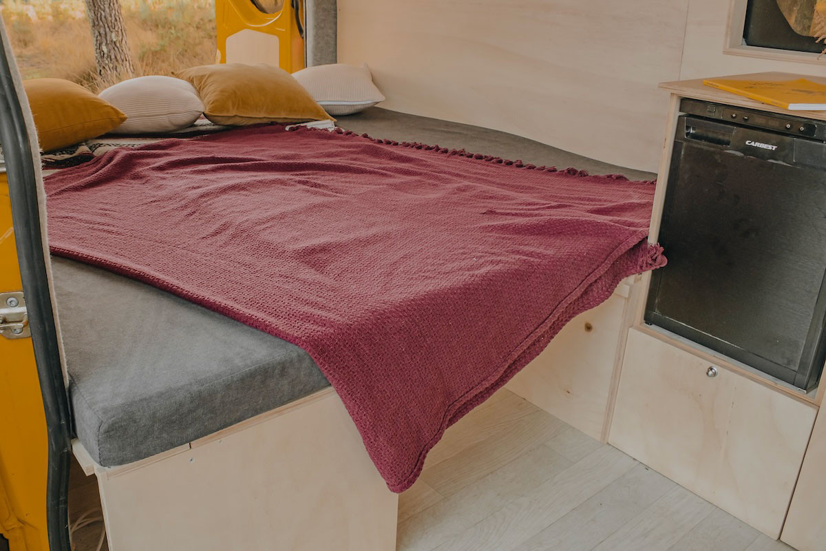 Lit Salon King PLUS BSL KING - Aménagement grands vans | Simple Vans